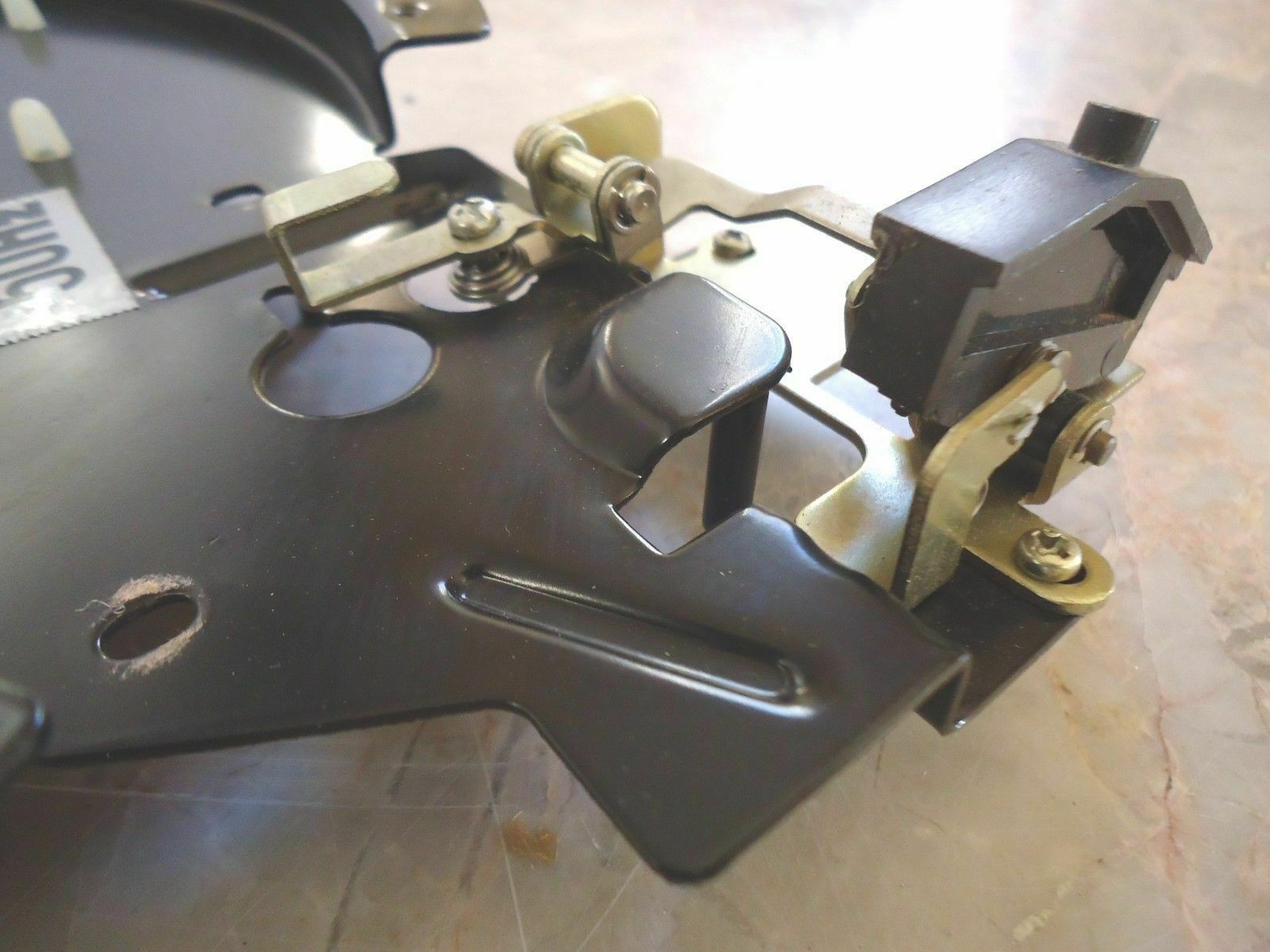 Kenwood KD-3033 Turntable Speed selector w bottom tray, Part - Other
