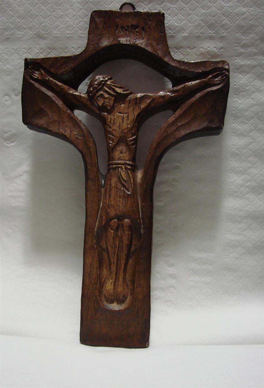 Contemporary Crucifix, Wall Cross “Carving” 6 ¾ Inches Tall ...