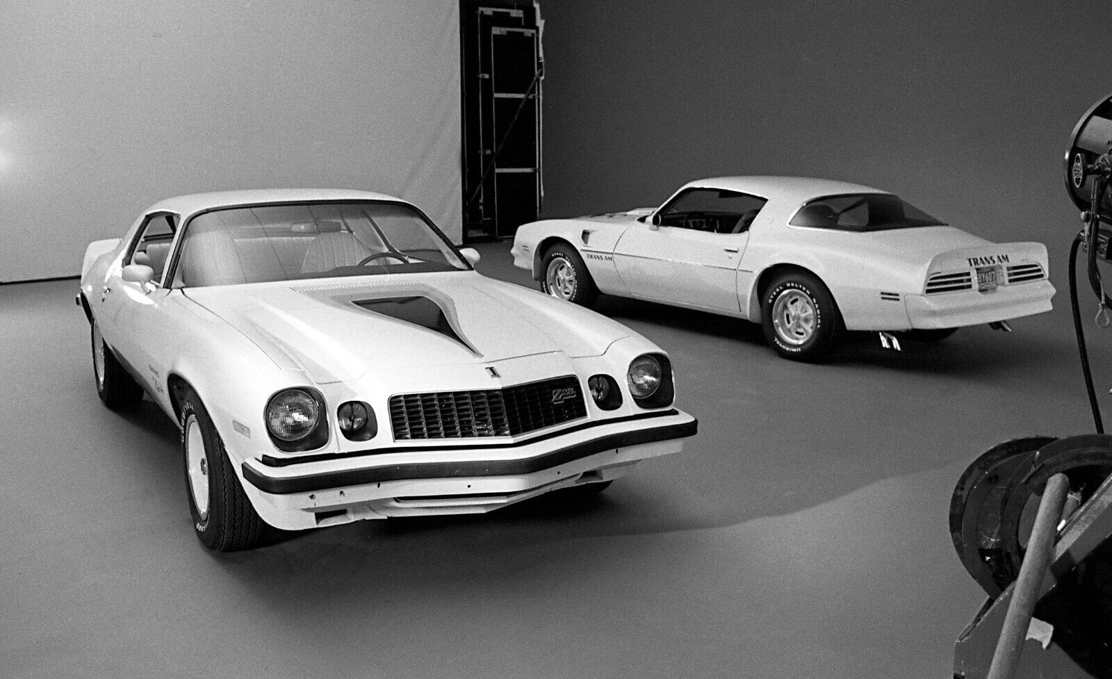 1977 Pontiac Firebird Trans Am and 1977 Chevrolet Camaro - POSTER 24 X ...