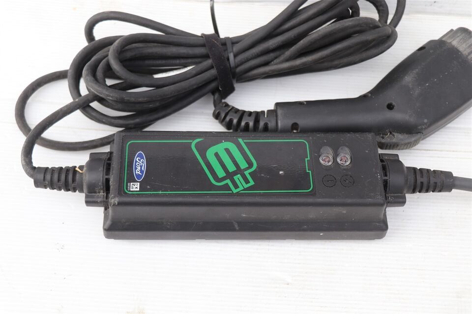 Ford EV Charger C Max Electric Car Plugin Hybrid Mach E PHEV charging ...
