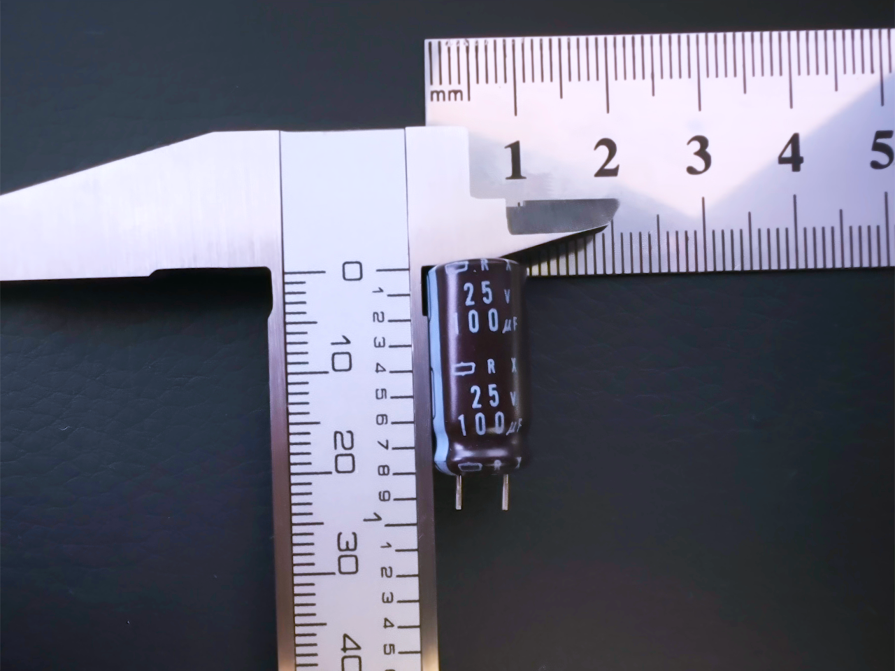 10Pcs Chemi-Con Nippon RX 100uF 25V 10x20 Electrolytic PC Pin Capacitor ...