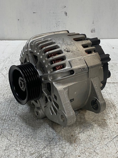 Valeo Alternator 37300-39400-RM Remanufactured - Alternators & Generators
