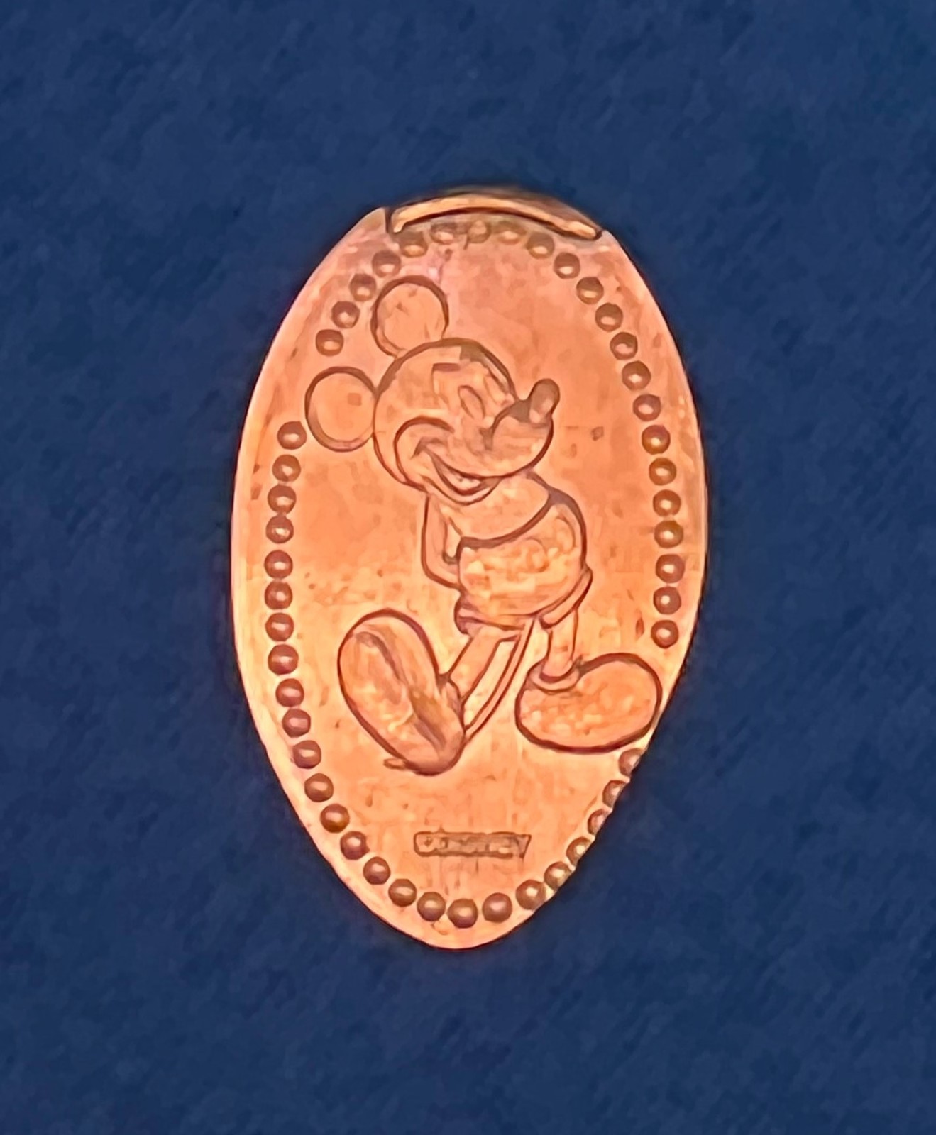 BRAND NEW SHIMMERING WALT DISNEY MICKEY MOUSE ICONIC POSE COLLECTOR'S ...