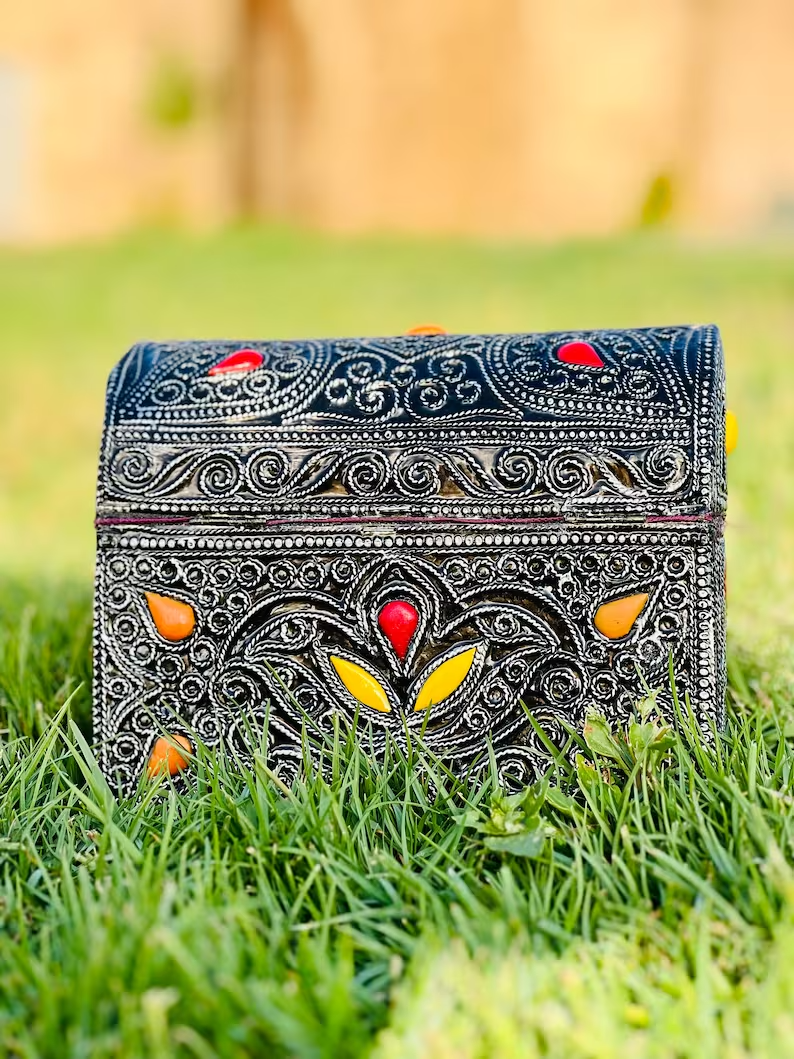 The art and beauty of a handcrafted Moroccan box, traditional Moroccan ...