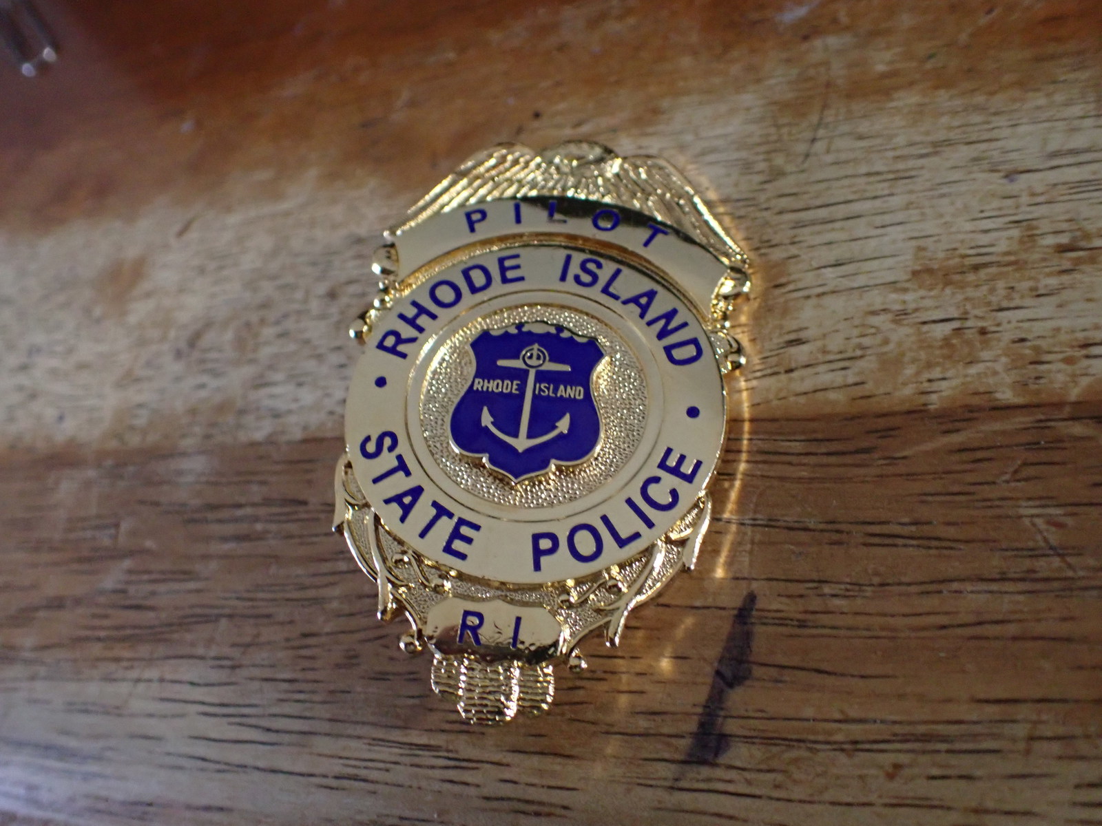 RHODE ISLAND STATE POLICE PILOT STATE TROOPER BADGE BX 1 - US