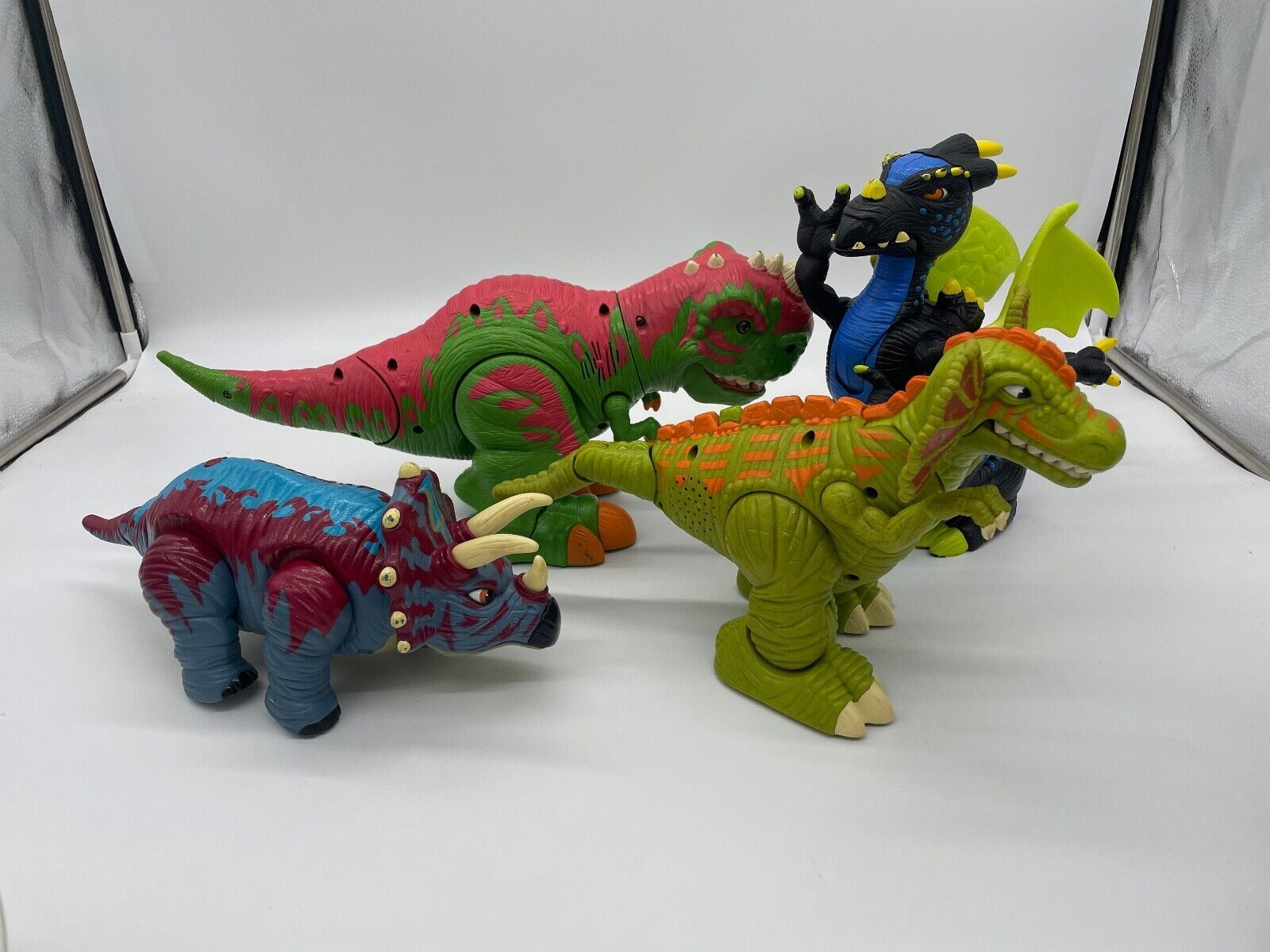 Fisher Price Mattel Imaginext Walk Roar Dinosaurs Triceratops