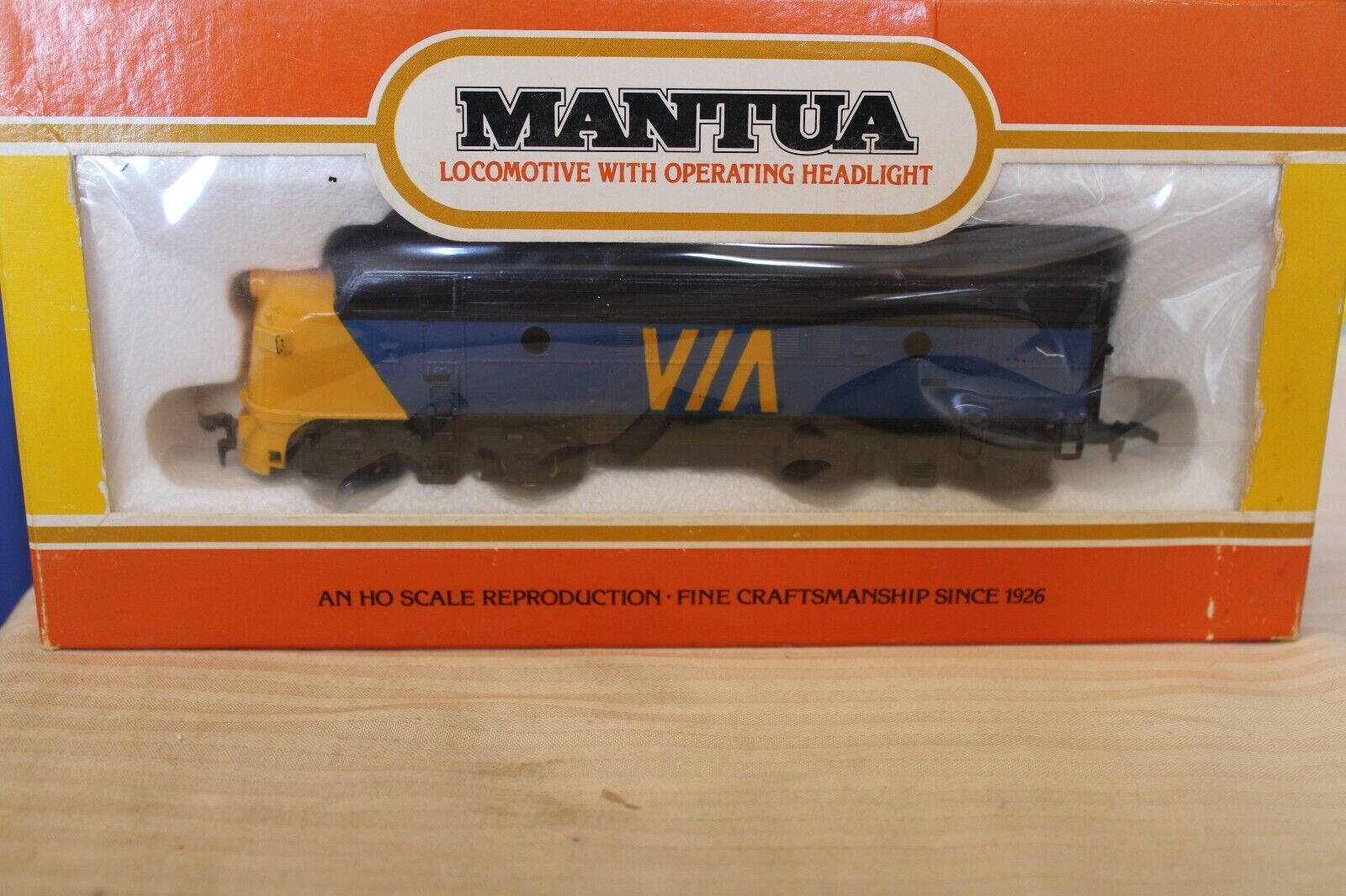 HO Scale Mantua, E-7 Diesel Locomotive, Via Canadian National, Blue ...