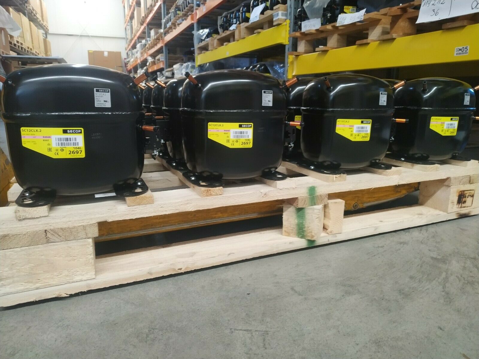 230V 50Hz 60Hz compressor Secop SC12CLX.2 104L2697 as Danfoss R404a ...