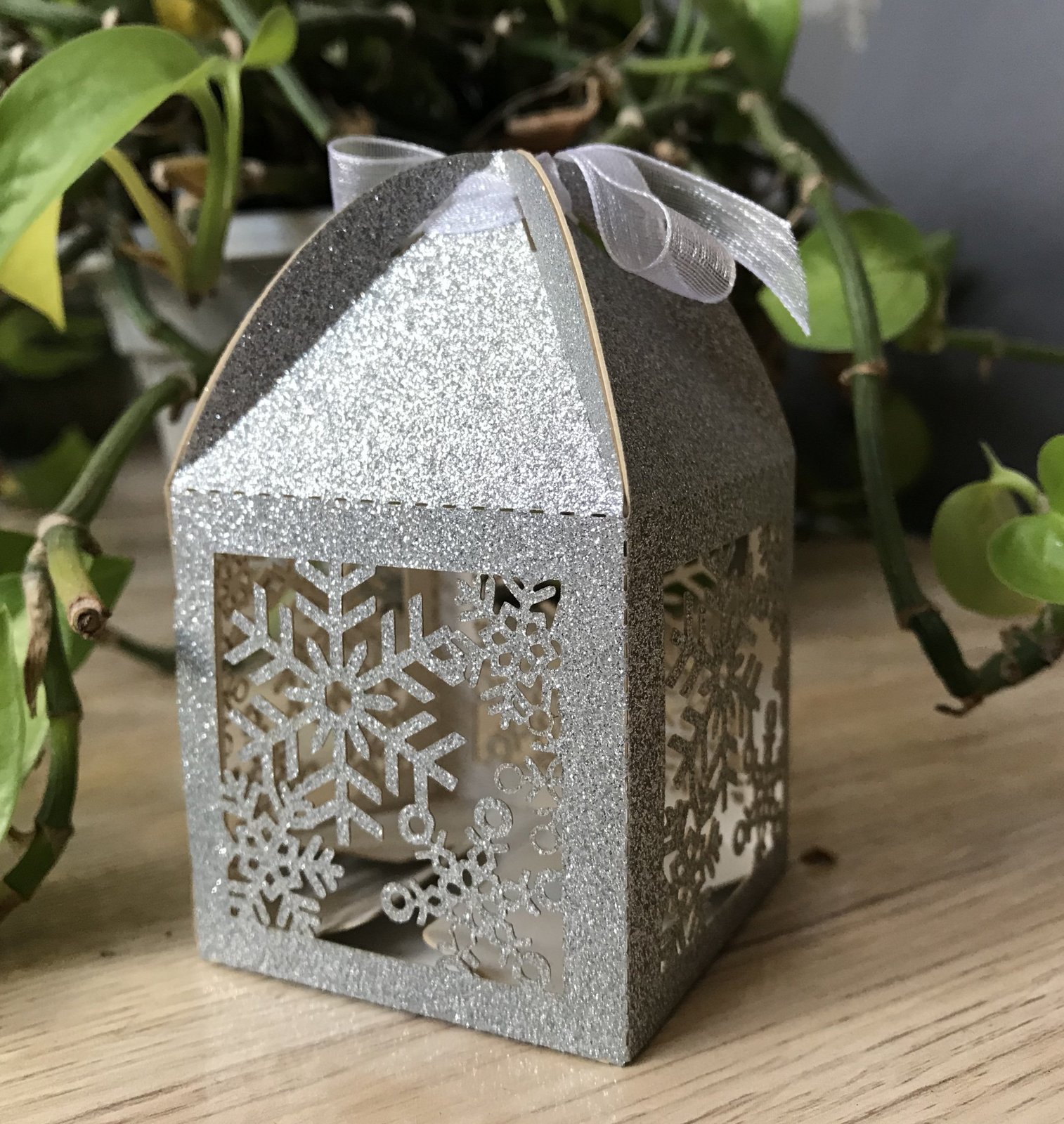 Snowflake 100pcs laser cut gift boxes,laser cut Favor boxes for ...