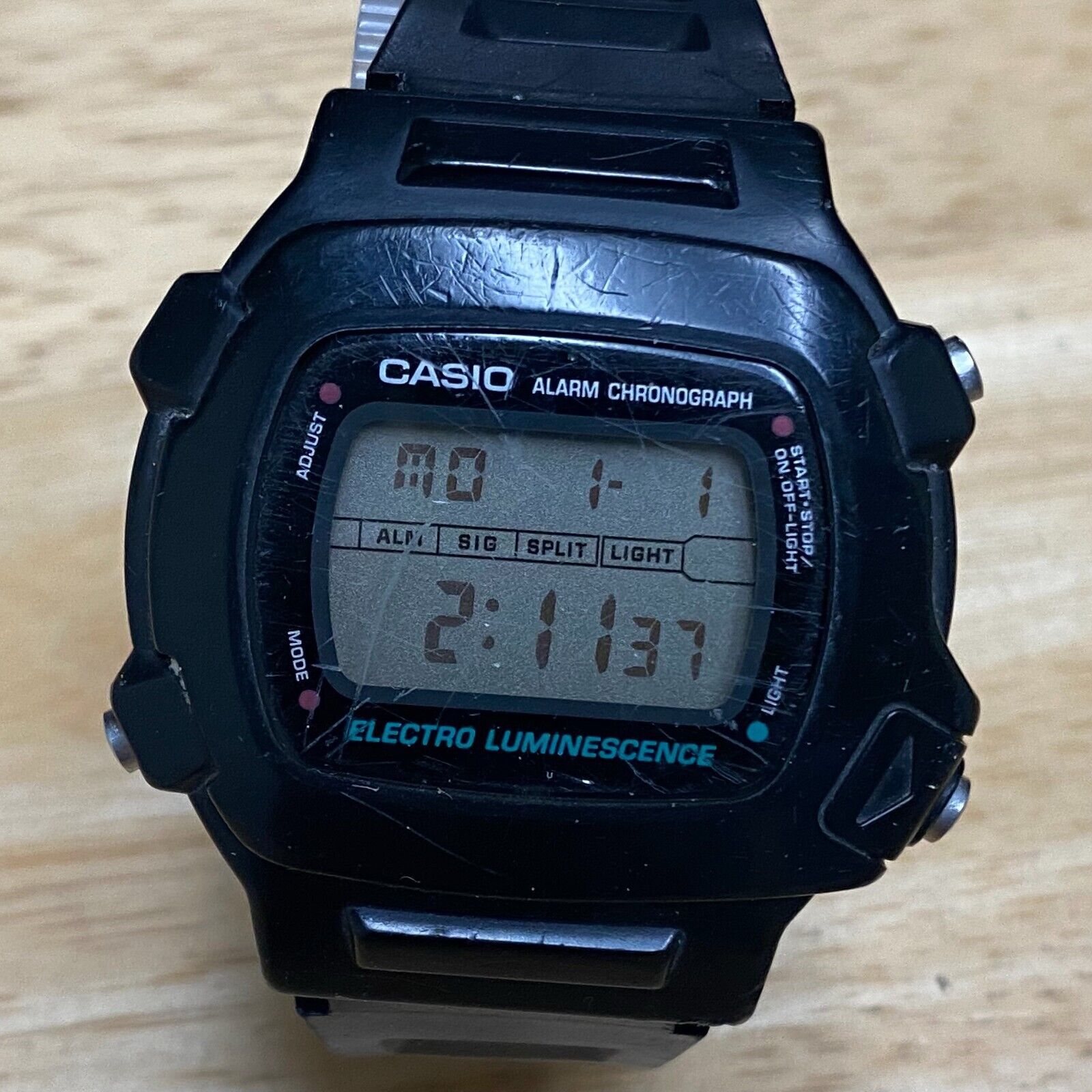 Vintage Casio W-740 Men Black Barrel Digital Alarm Chrono Quartz Watch ...