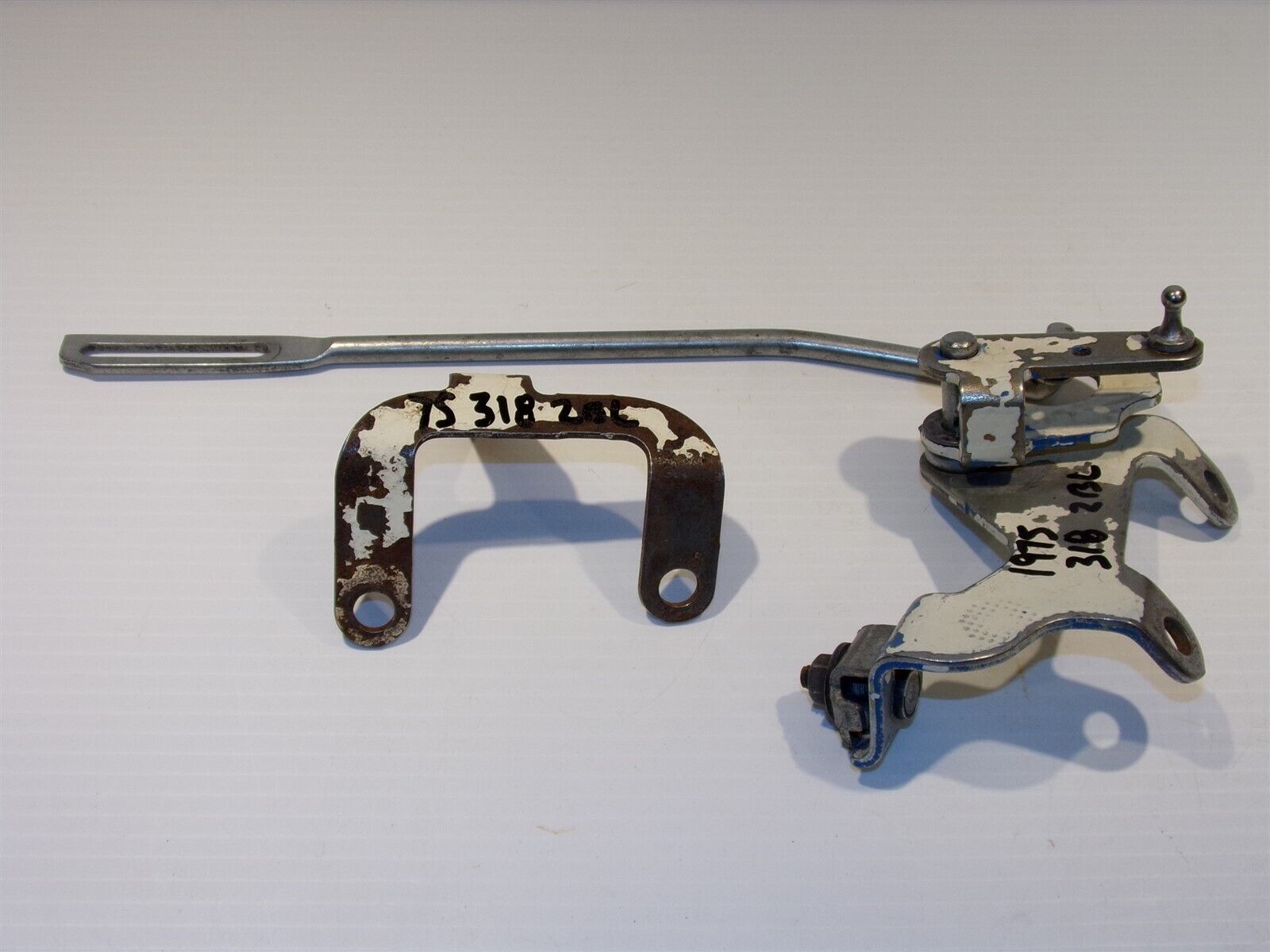 1975 Mopar Car 318 2 Barrel Throttle Bracket Assy, Kickdown Lever ...