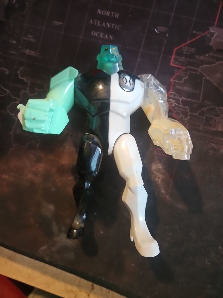 Original Ben 10 DNA Alien Heroes Diamondhead Figure 6" Light Up Head ...