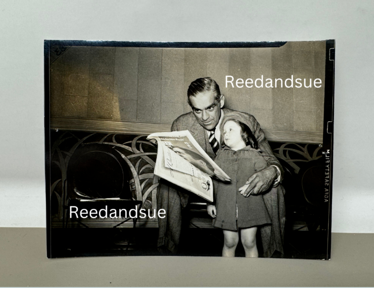 Original Photo Child Ignoring Reading Book Newspaper 1930's 1940's ...