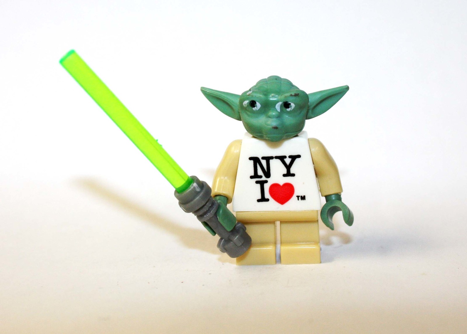 Yoda in New York shirt Star Wars Minifigure - LEGO (R) Minifigures