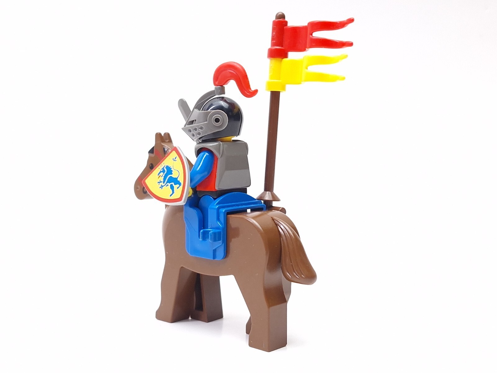 Lego Vintage Castle Lion Knights Soldier Cavalry Minifigure w/Visor and ...
