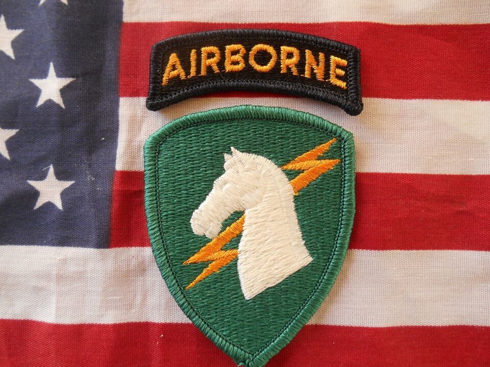 US ARMY 1ST SPECIAL OPERATIONS COMMAND AIRBORNE COLOR PATCH - Army