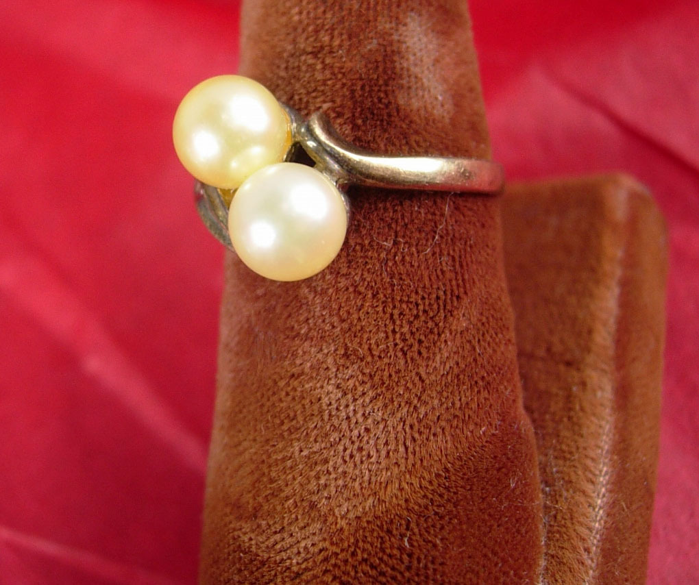 Vintage STERLING genuine TWO pearl RING size 6 - Vintage & Antique Jewelry
