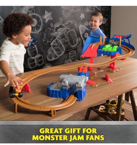 Monster Jam Supercharge Speedway Playset Megalodon & El Toro Loco ...