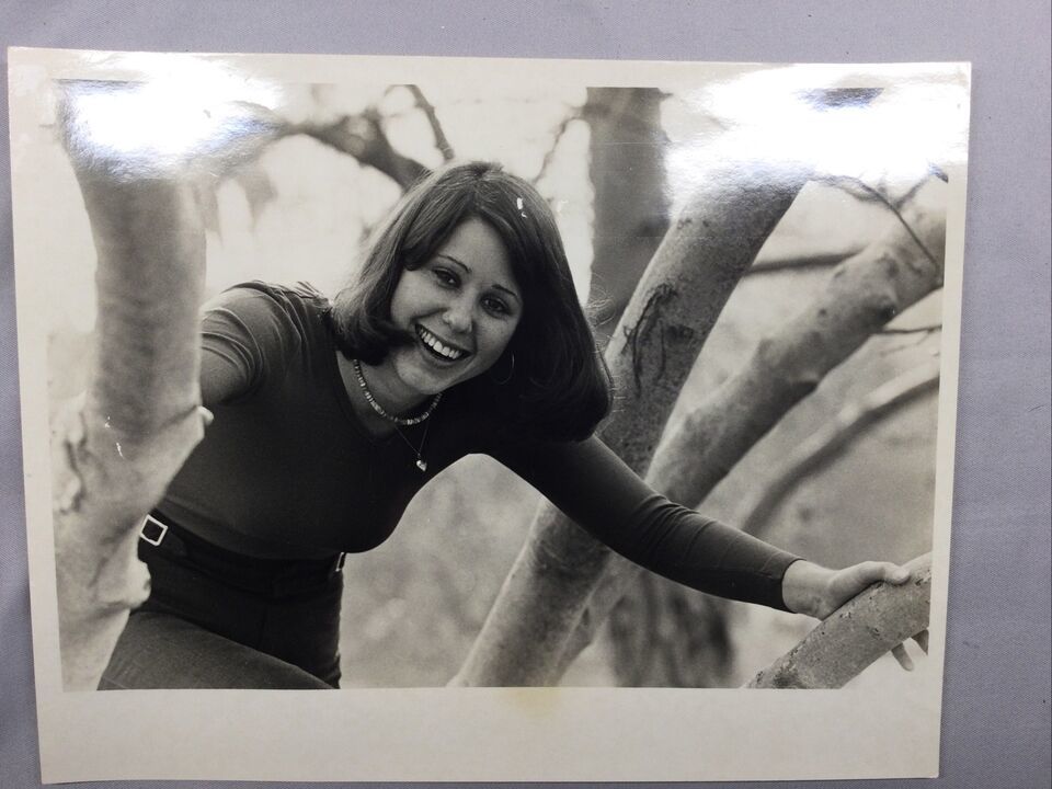 1975 CBS Press Photo Valerie Harper, Julie Kavner star in "Rhoda ...