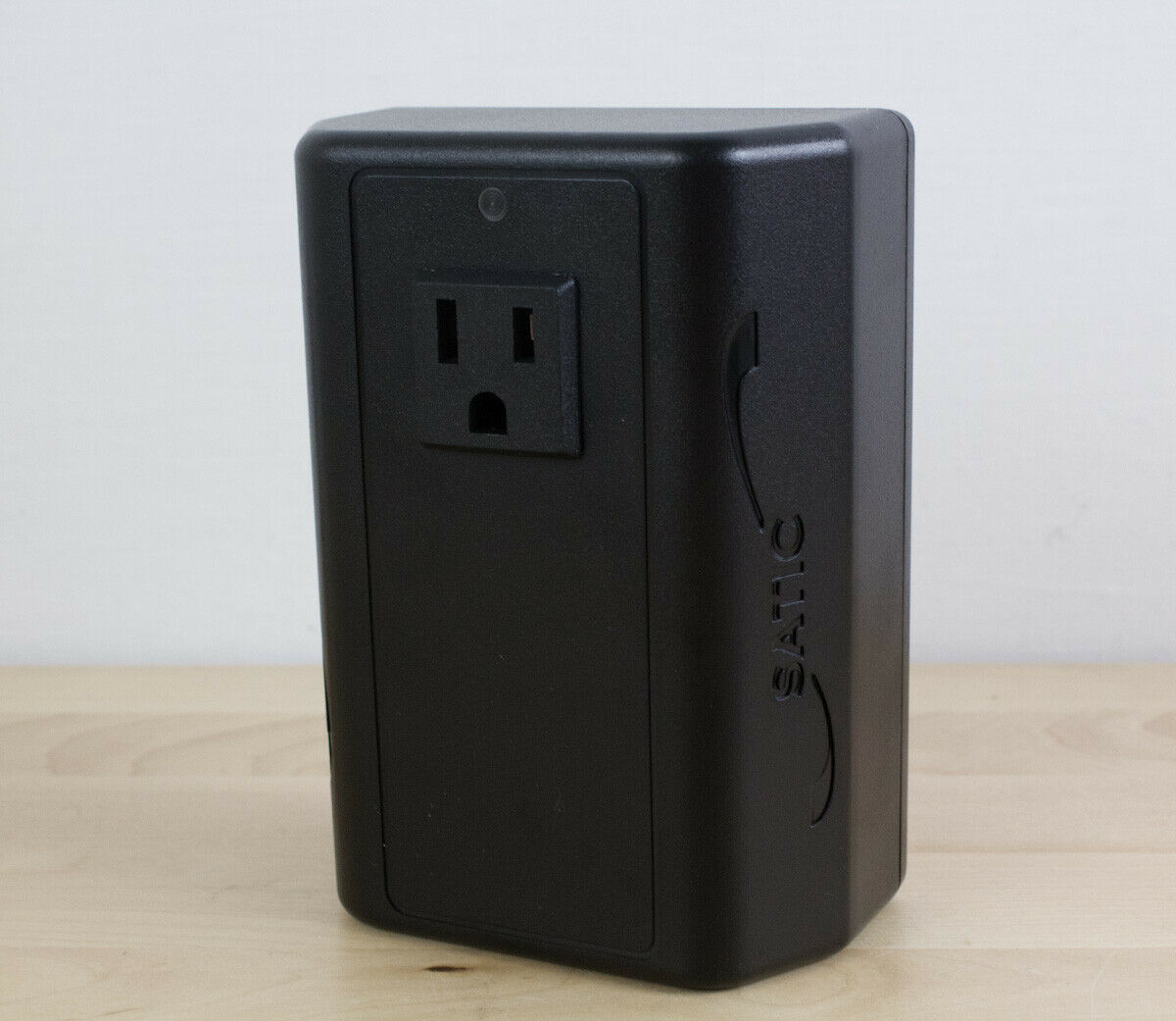 Satic Pure Power Plug In 120V Power Saver Surge Protect Dirty ...