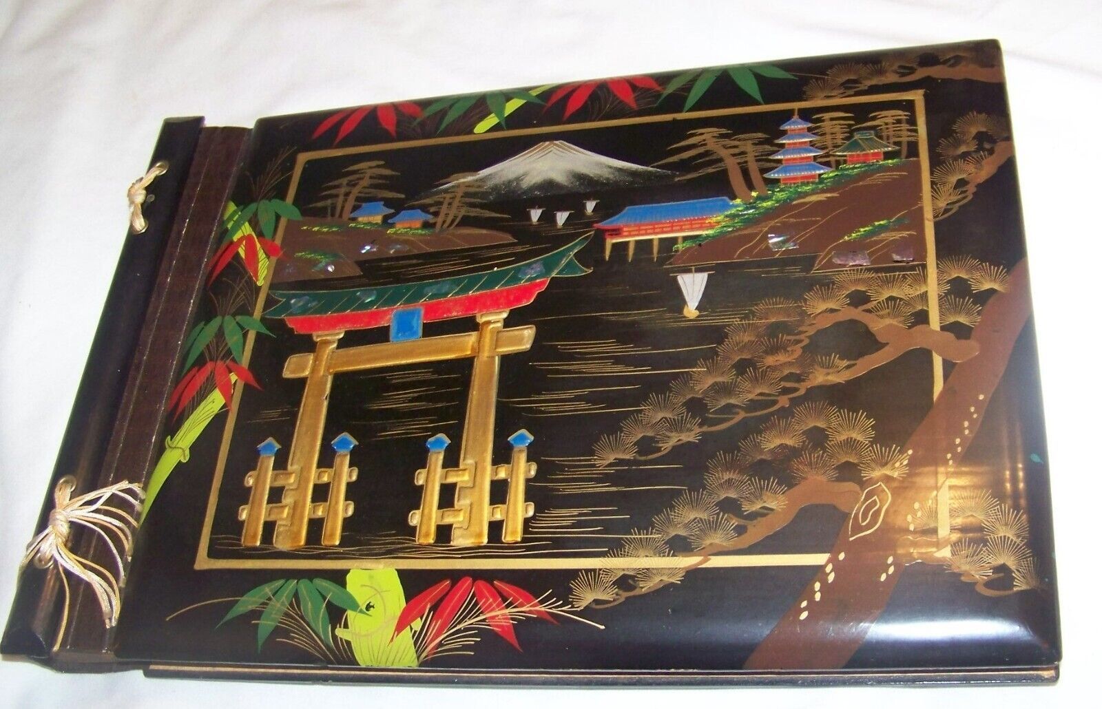 1950s UNUSED MOUNT FUJI ASIAN PAGODA THEMED PHOTO ALBUM LAQUERED WOOD ...