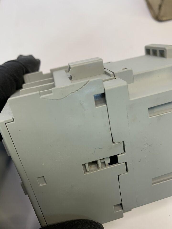 Allen Bradley A-B Contactor 9 Amp 3-Poles 24V DC 100-C09UEJ10 - IEC ...