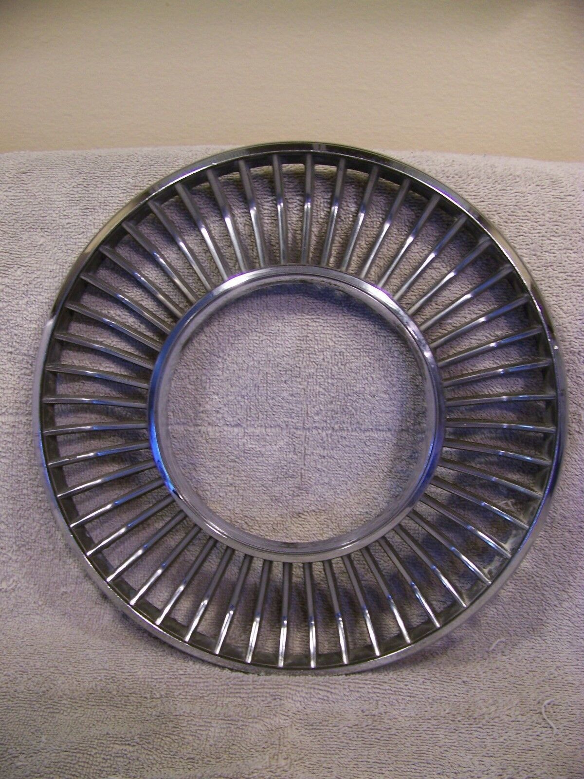 1968 CHRYSLER IMPERIAL HUBCAP WHEEL COVER FINNED TRIM RING 67 66 ...