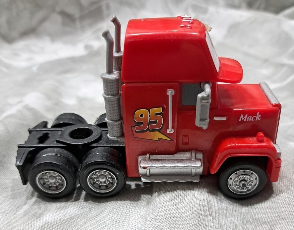 DISNEY PIXAR CARS MACK TRUCK RUST-EZE - Action Figures