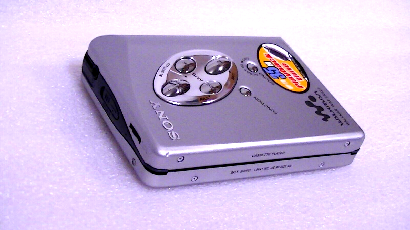 Restored VINTAGE SONY WALKMAN CASSETTE PLAYER WM-EX527, Works very well ...