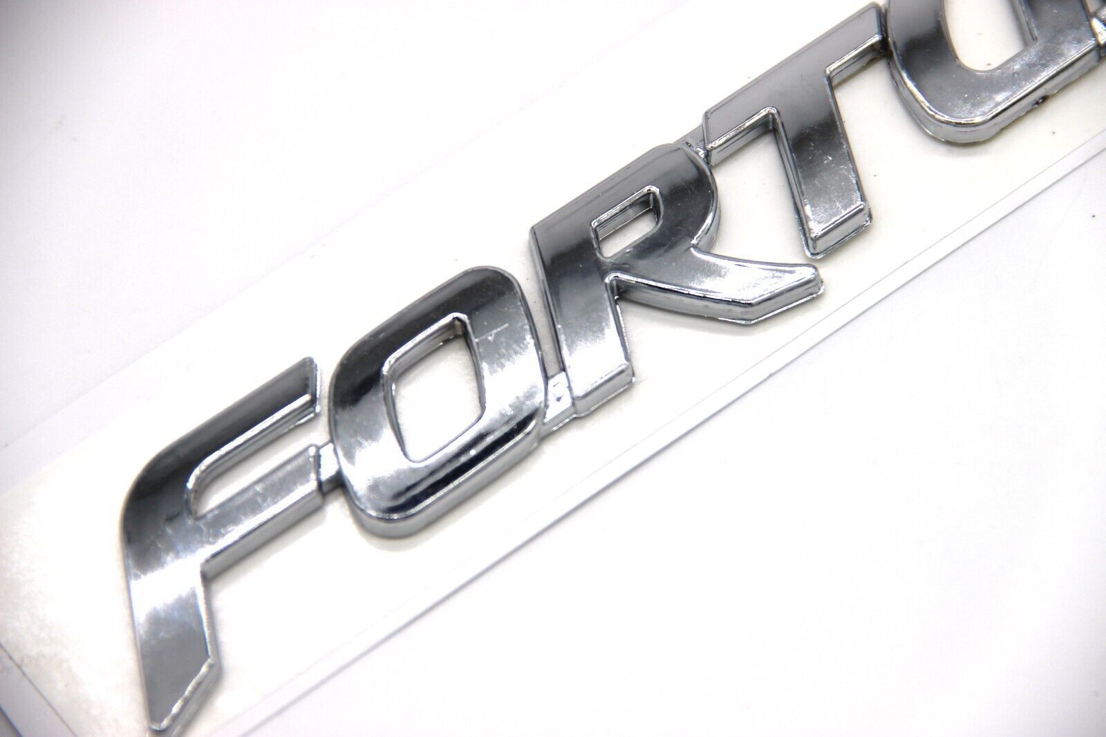Logo Emblem " Fortuner " Fits Toyota Fortuner 2005 2011 Emblema - Emblems