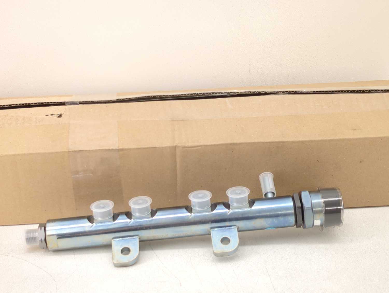 New OEM Land Rover 3.0 Diesel Fuel Rail Manifold 2016-2022 LH LR040877 ...