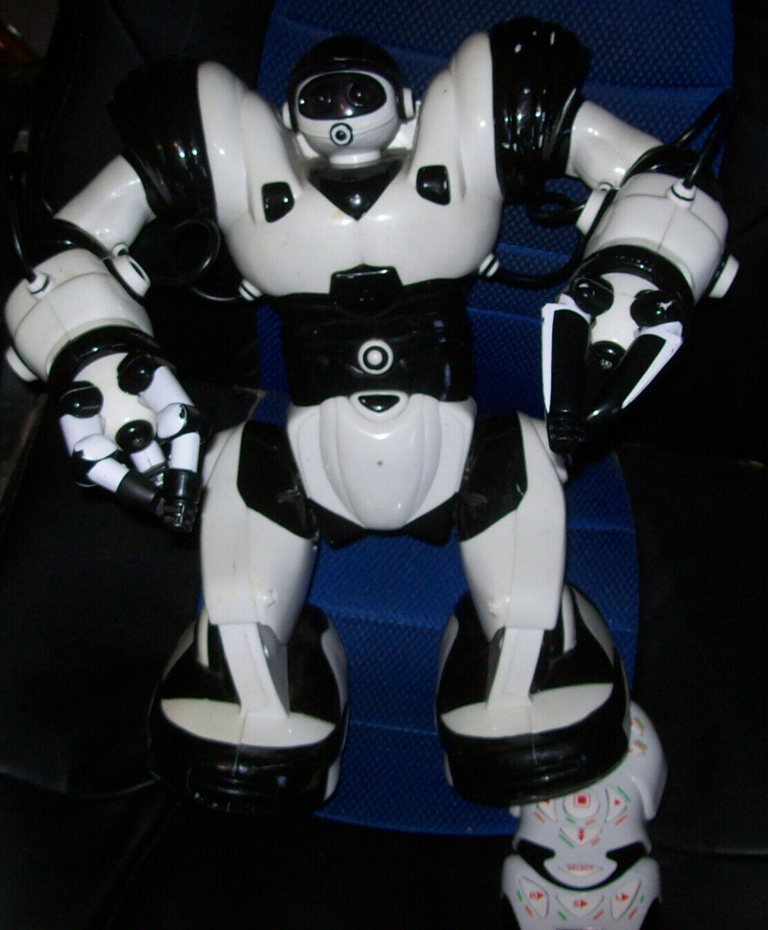 Wowwee Robosapien Large 14" White Humanoid Robot Complete With Remote ...
