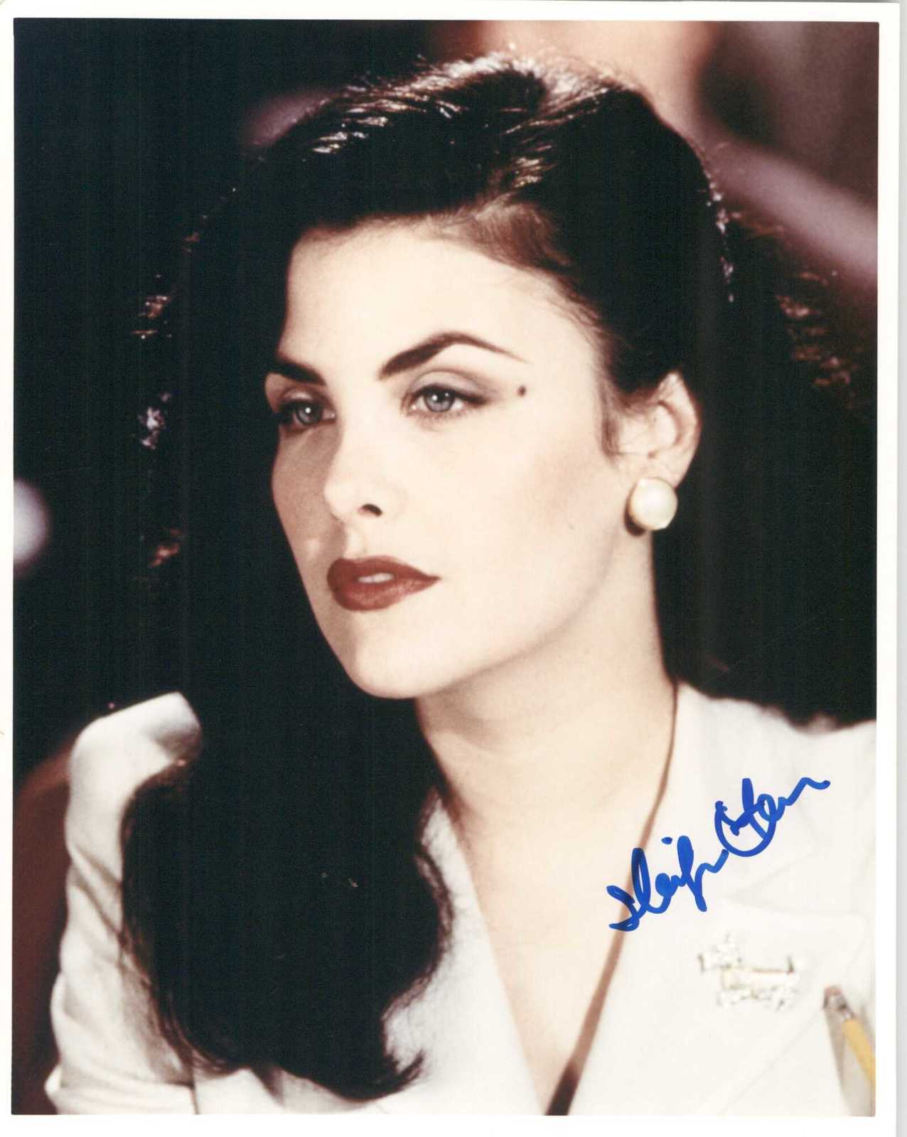 Sherilyn Fenn Signed Autographed Glossy 8x10 Photo - Photographs