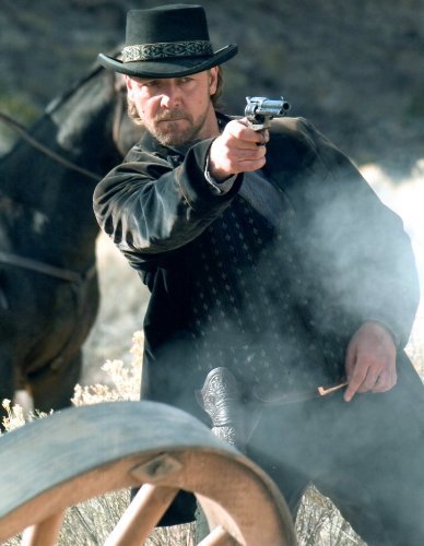 Russell Crowe 8x10 glossy Photo #E3987 - Action Figures
