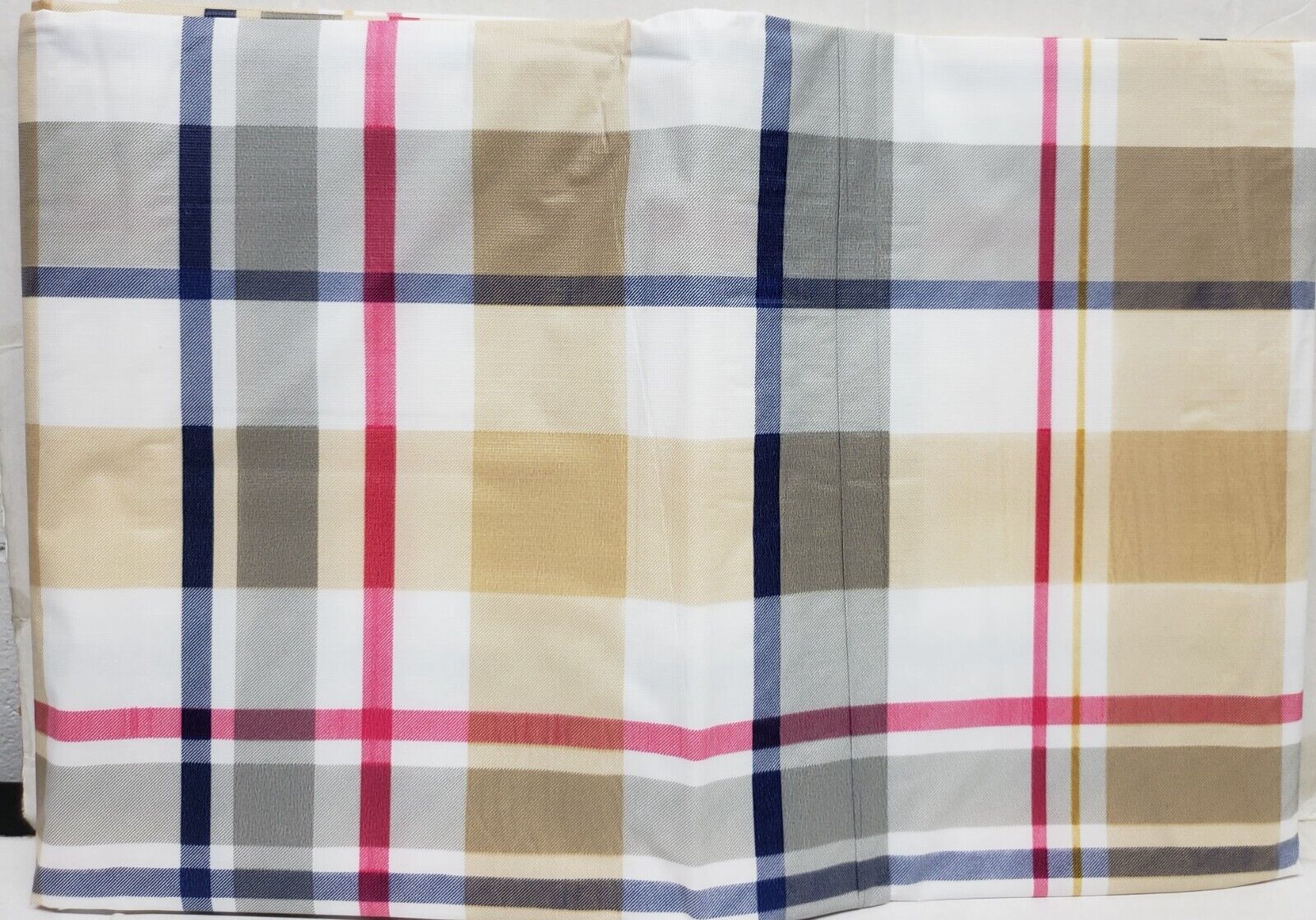 Heavy Flannel Back Vinyl Tablecloth, 70" Round, MULTICOLOR PLAID DESIGN ...