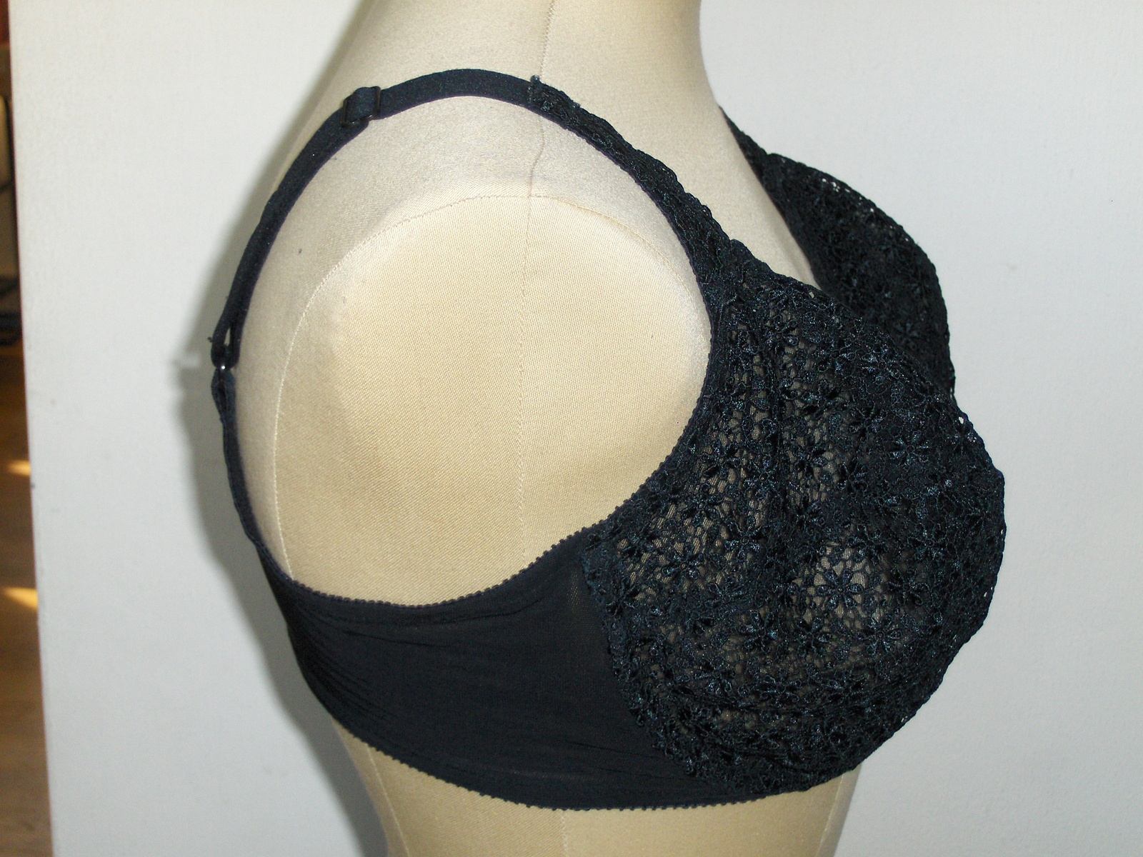 Playtex 7520 Black Embroidered Lace Underwire Bra Size 42DD - Women's ...
