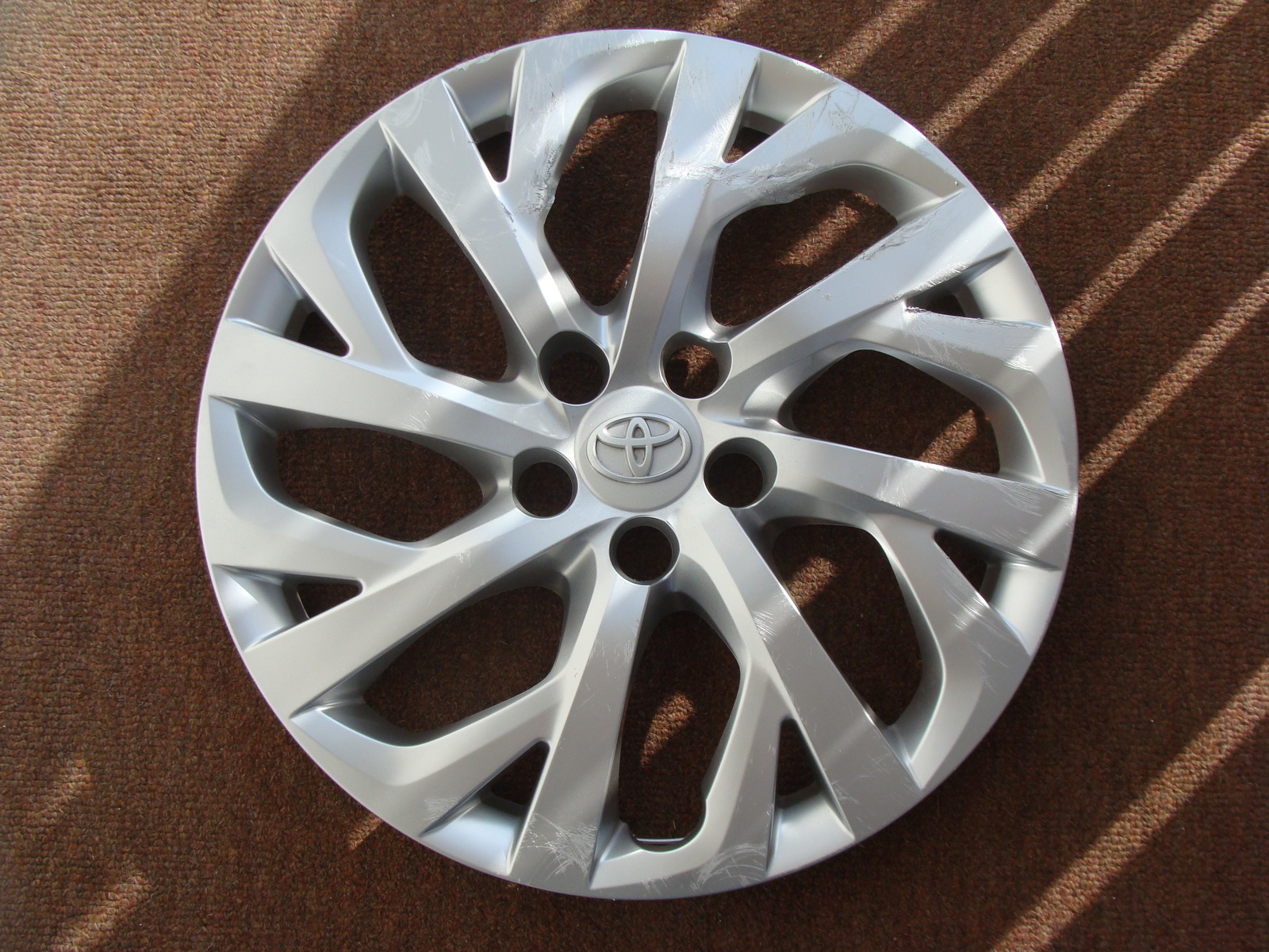 Toyota Corolla OEM 2017-2019 16”Hubcap Wheel Cover 42602-02520 61181 ...