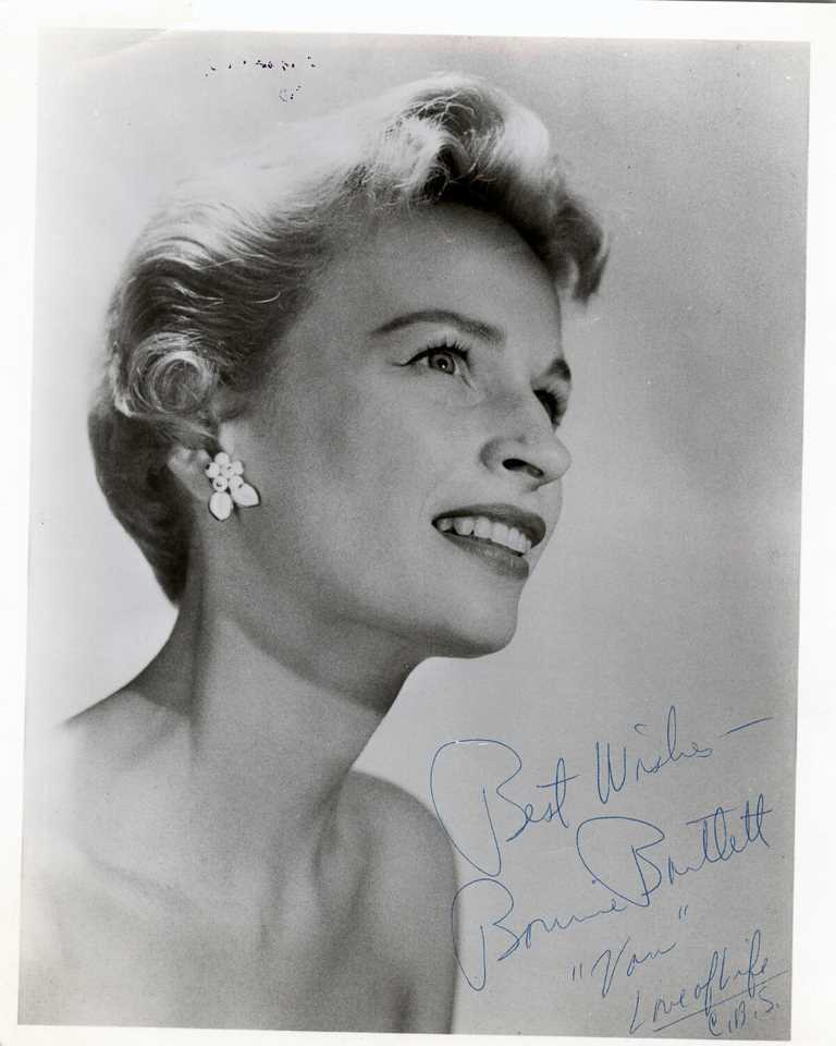 Bonnie Bartlett Signed Autographed Glossy 8x10 Photo - Photographs