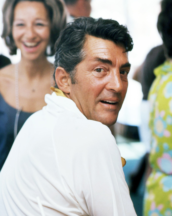 Dean Martin 8x10 Photo candid in white sweater 1968 - Photographs