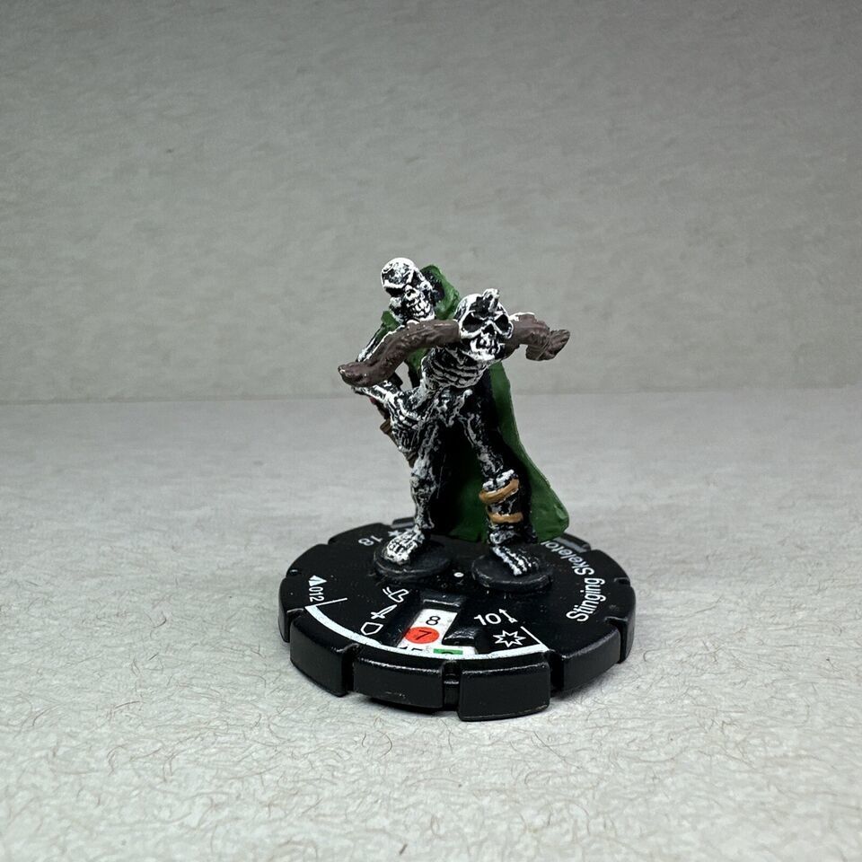 Mage Knight Pyramid #012 Stinging Skeleton No Card - HeroClix