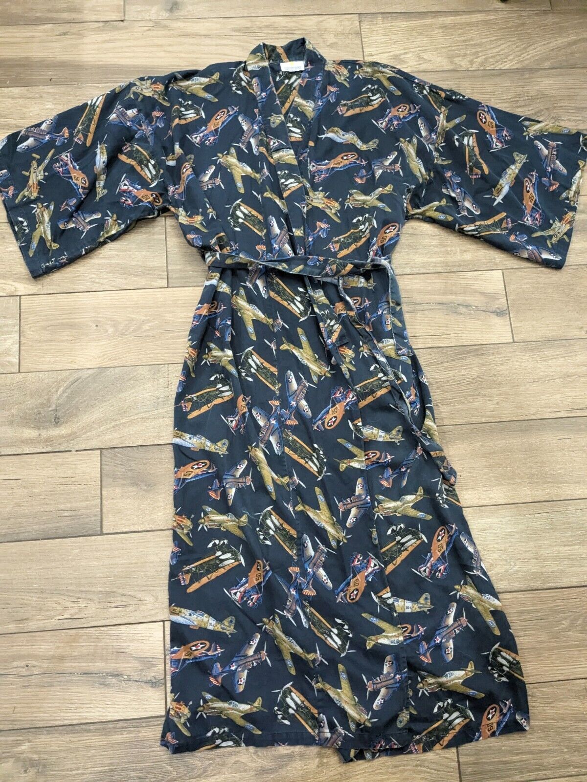 Smithsonian Institution Robe men's Fighter Plane airplanes jets WWII ...