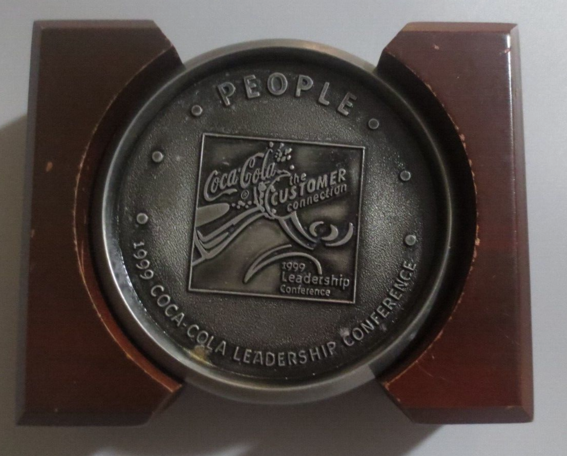 Coca-Cola METAL COASTER SET IN WOOD HOLDER 1999 LEADERSHIP CONFERENCE ...