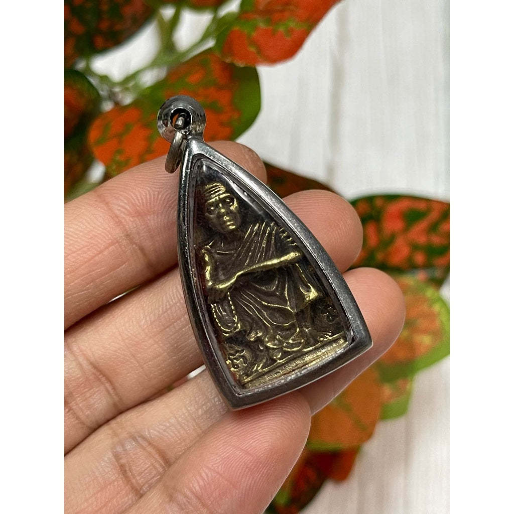 Buddhist Monk Inspired Thai Amulet Coin Wat Baan Rai Collectible Somdej ...