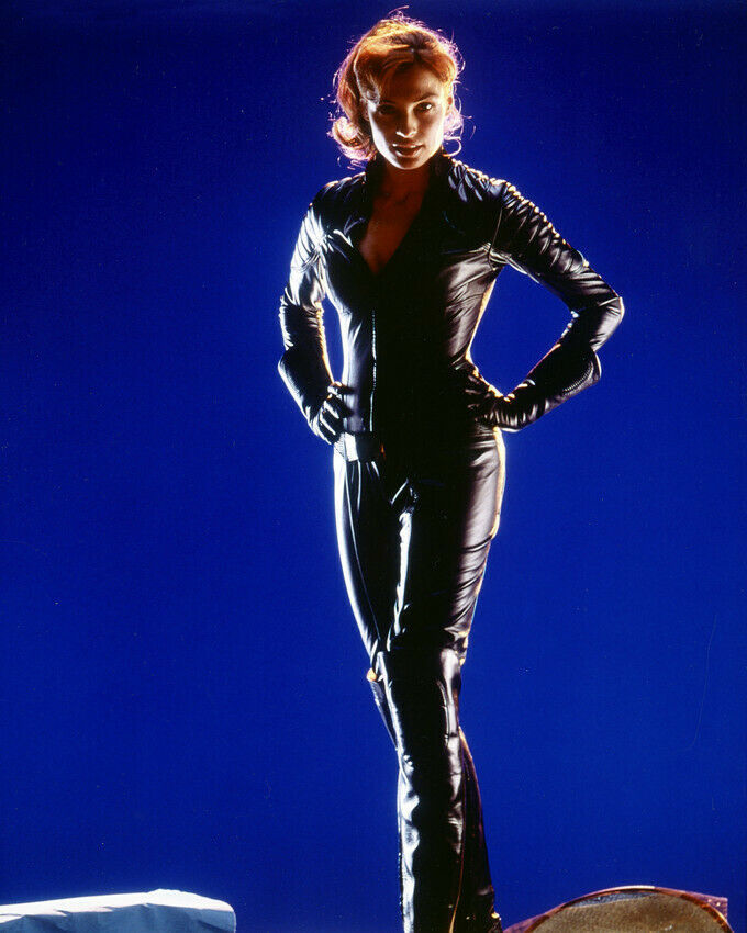 Famke Janssen Color In Leather 8x10 Photo - Color