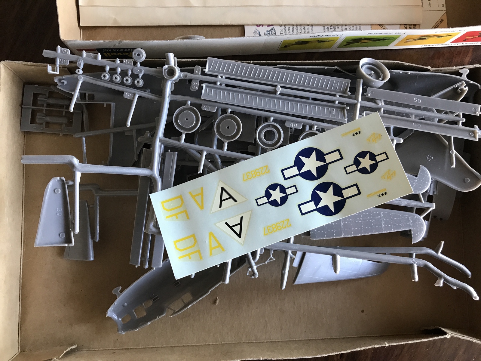 Revell Model Plane Kit 8th Air Force B-17F Lucky Lady 1/72 Scale Free ...