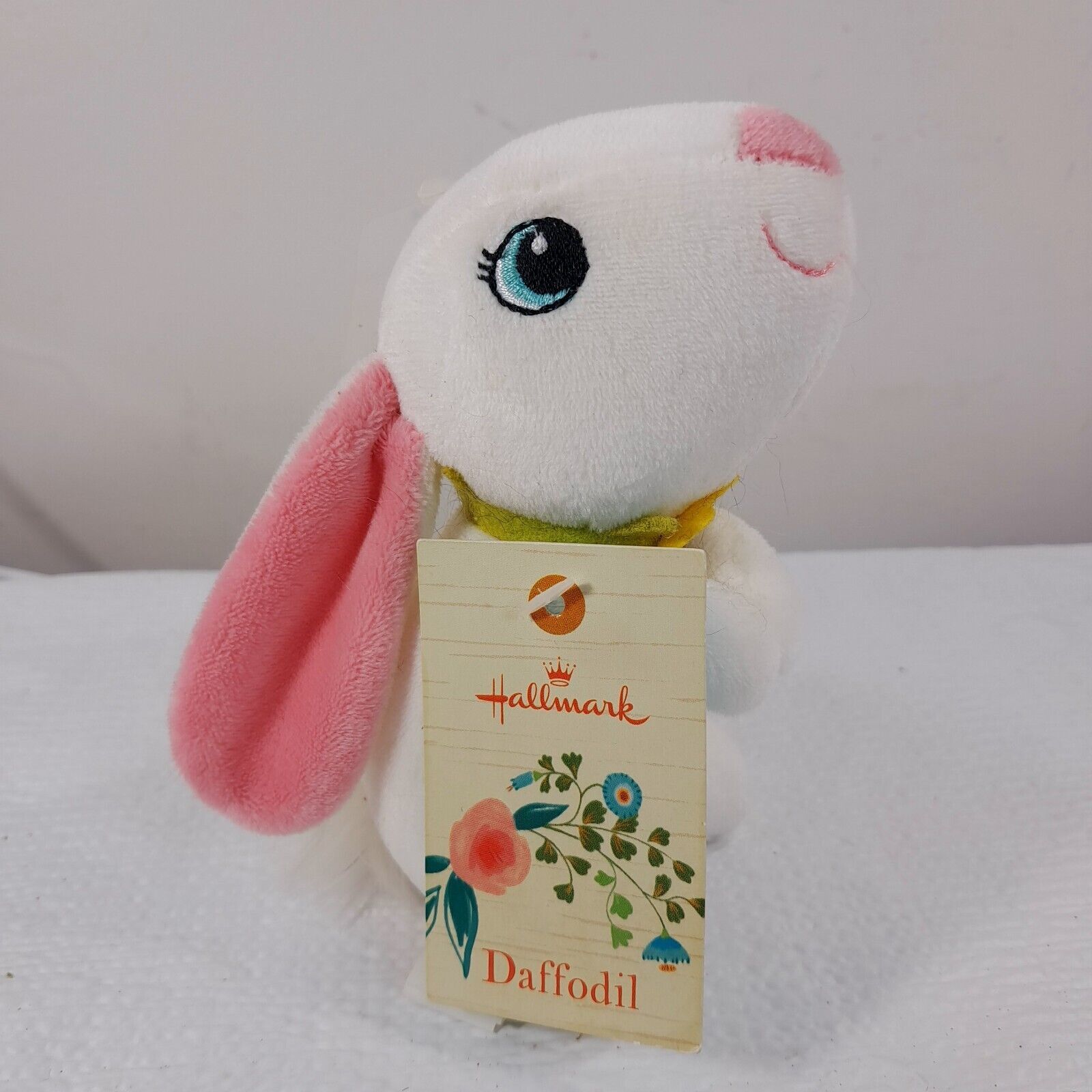 NEW Hallmark Daffodil Bunny Plush Rabbit White Holding Yellow Flower ...