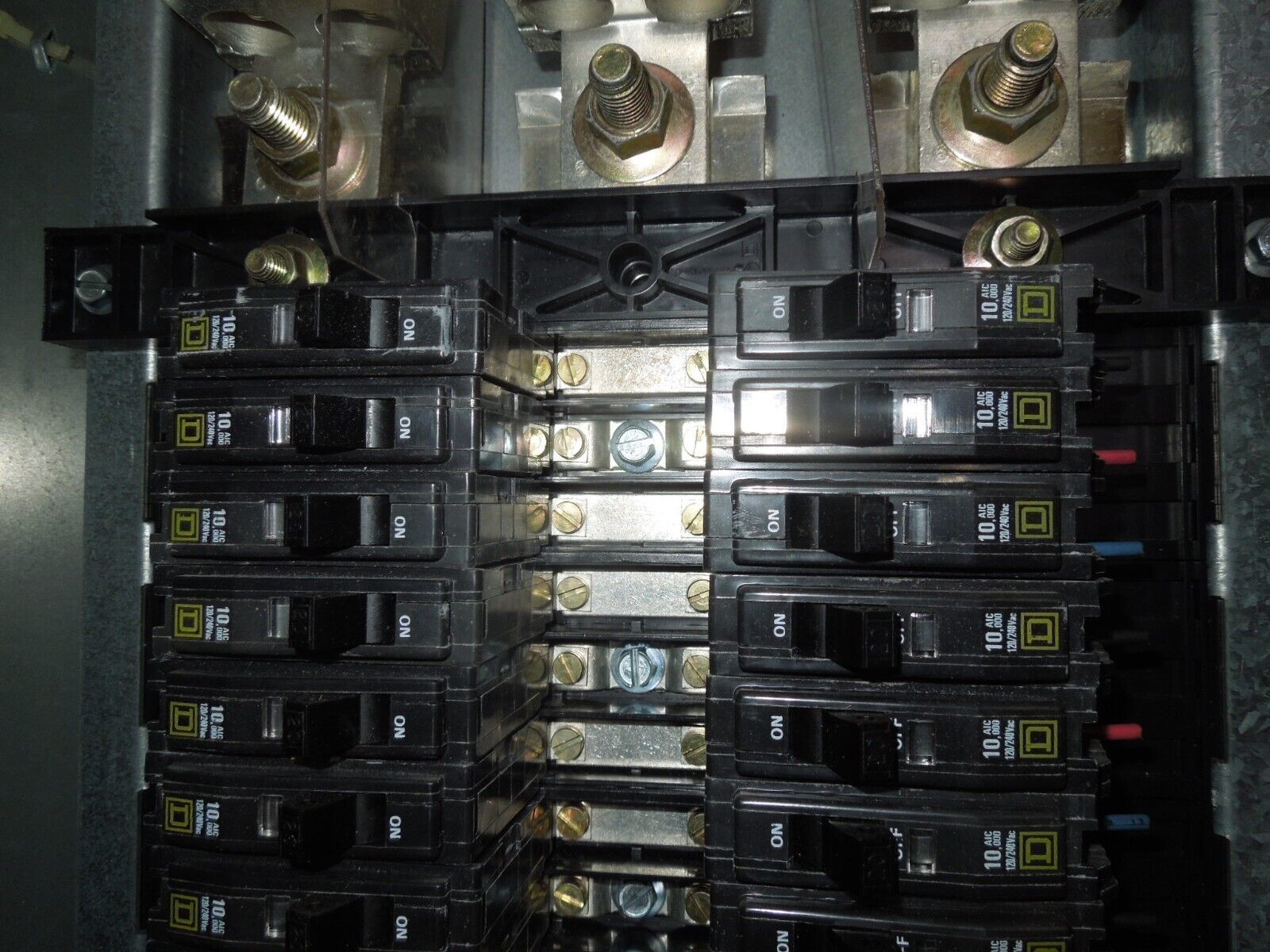 Square D NQOD 600A 3ph 4w 208Y/120V MLO Panel 42 Circuit with 40-QOB120 ...