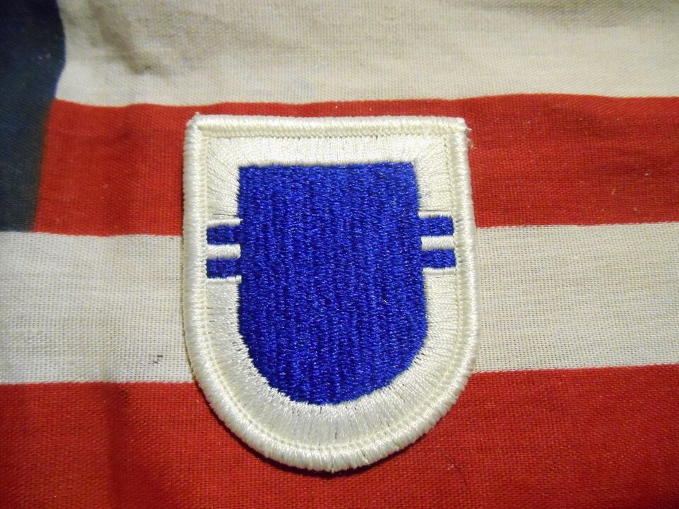 325th Infantry Regiment 2nd BN 82nd Airborne Beret Flash Patch m/e - Army