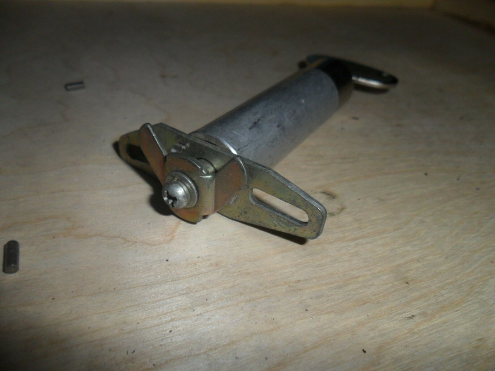 Pachislo Slot Machine Door Lock & Key 2.75" P Hook for Sammy ...