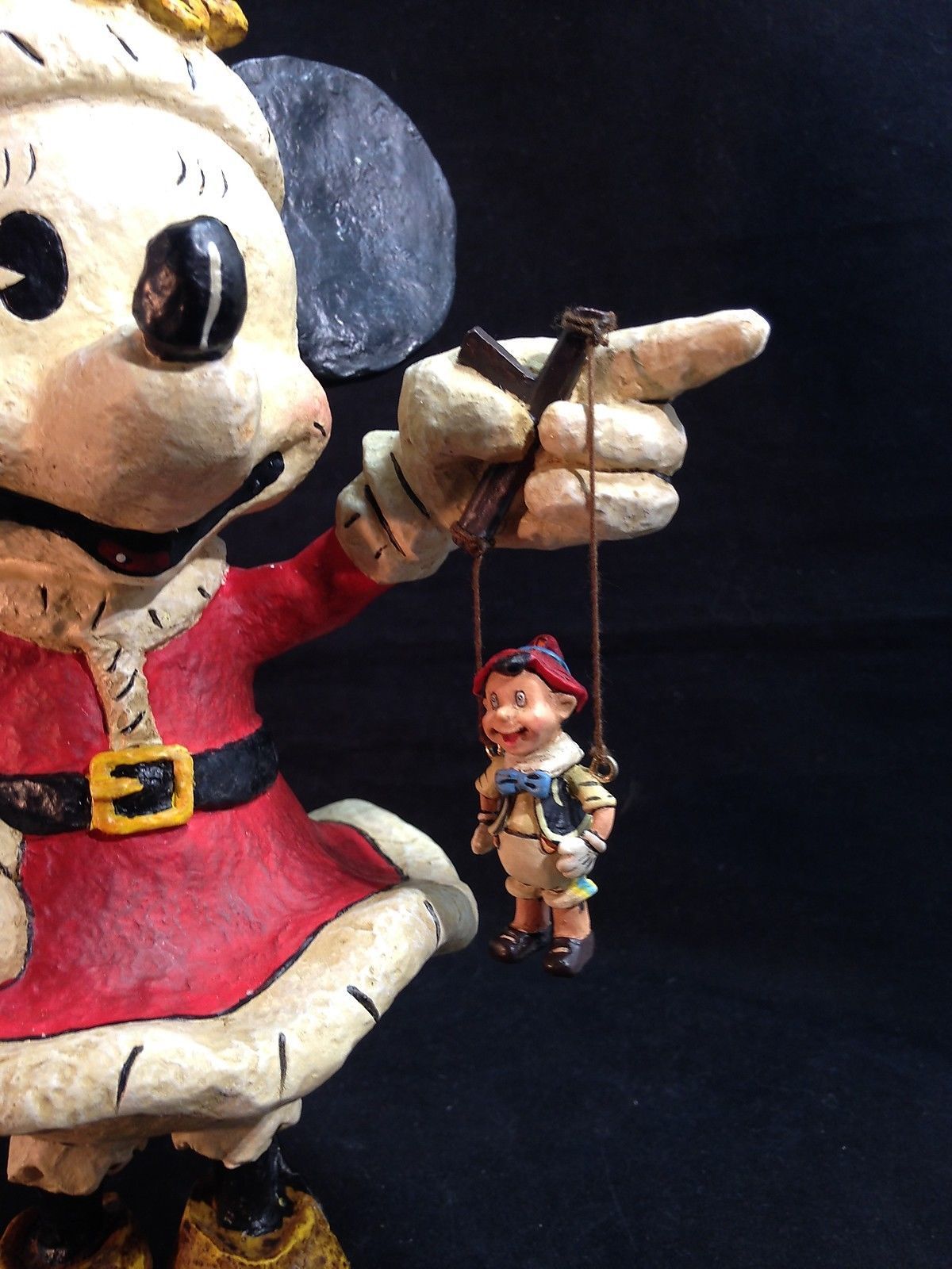 Disney SANTA MINNIE MOUSE Holiday Sculpture Salamander Graphix ...